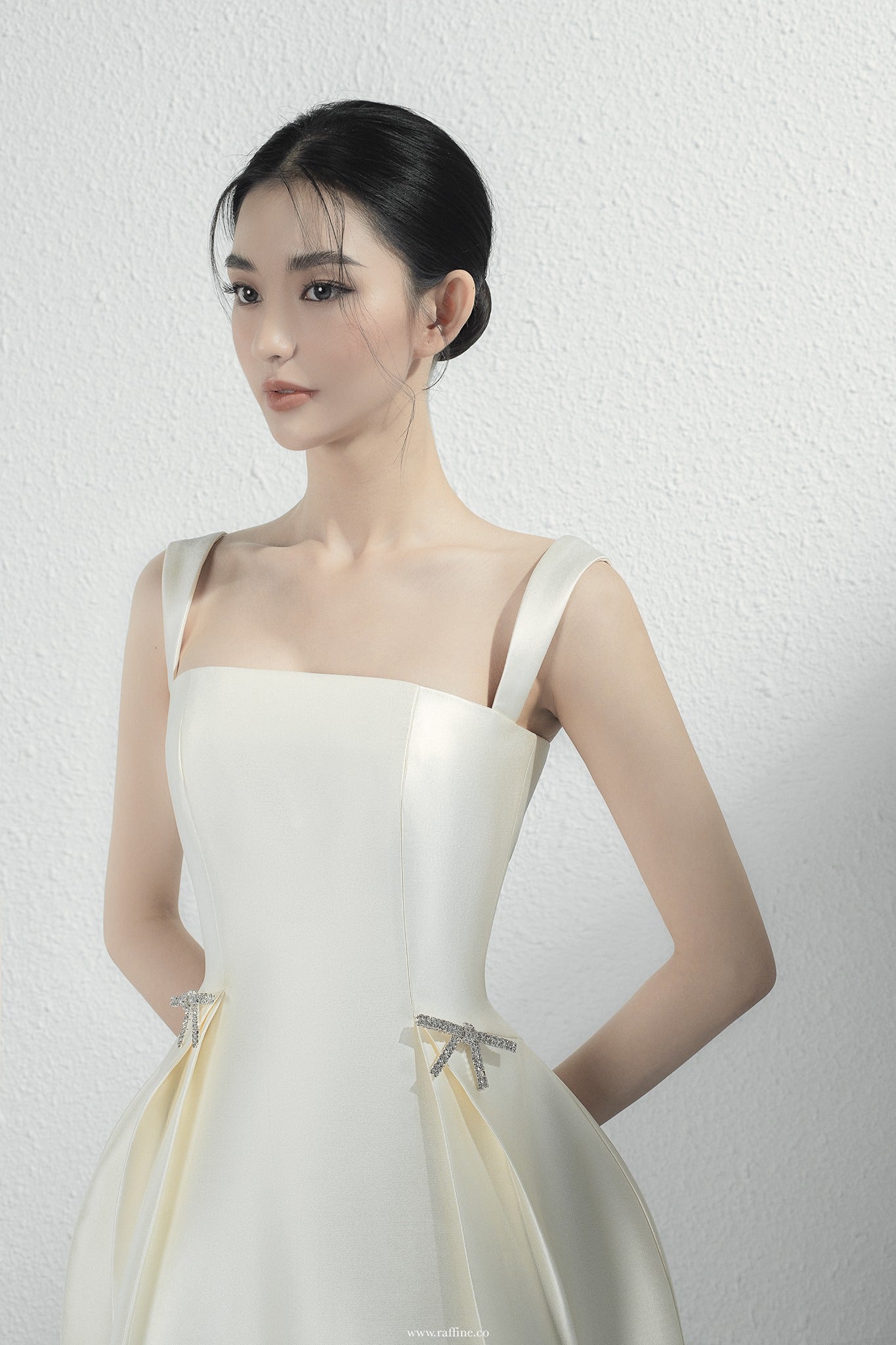 ELODIE CLASSIC MIDI DRESS – RAFFINÉ